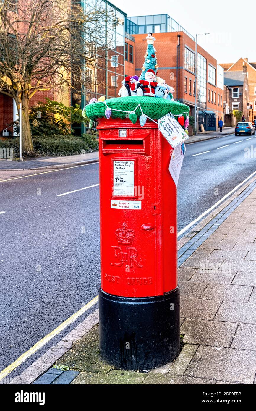 Letterbox toppers hi-res stock photography and images - Alamy
