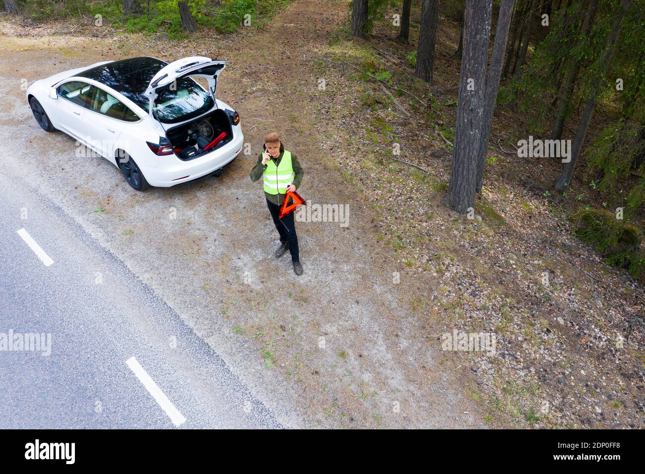 Broken down car on road hi-res stock photography and images - Alamy