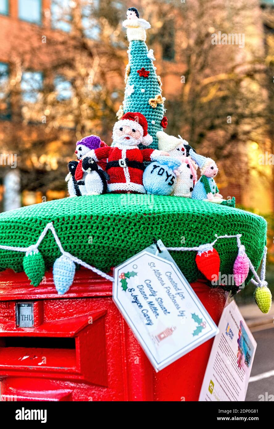 Letterbox toppers hi-res stock photography and images - Alamy