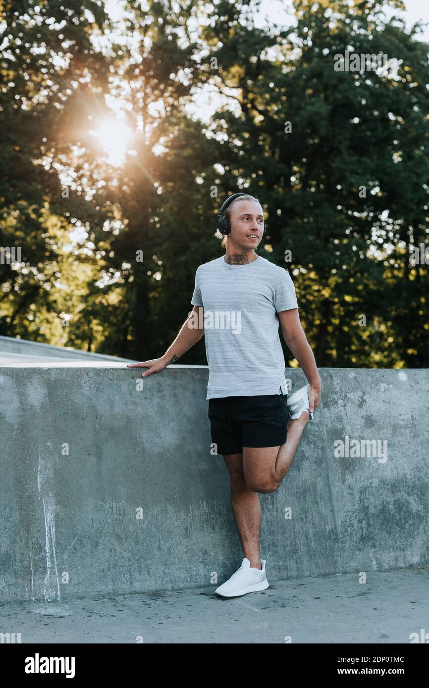 Keep fit man hi-res stock photography and images - Alamy