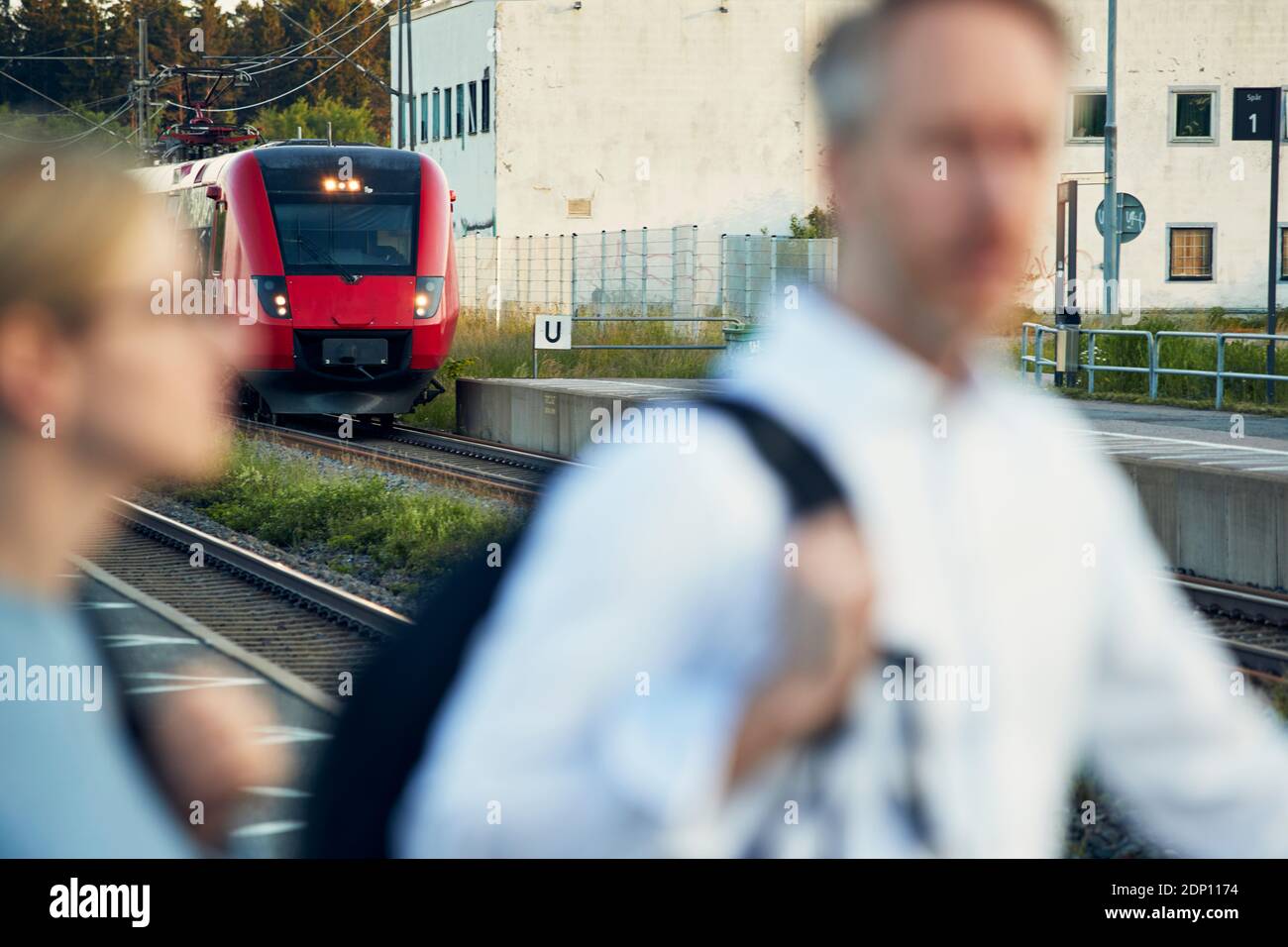 Approaching commuter train hi-res stock photography and images - Alamy