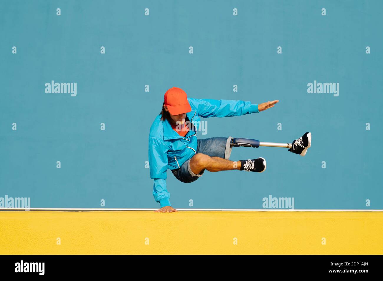 Disabled artist hi-res stock photography and images - Alamy