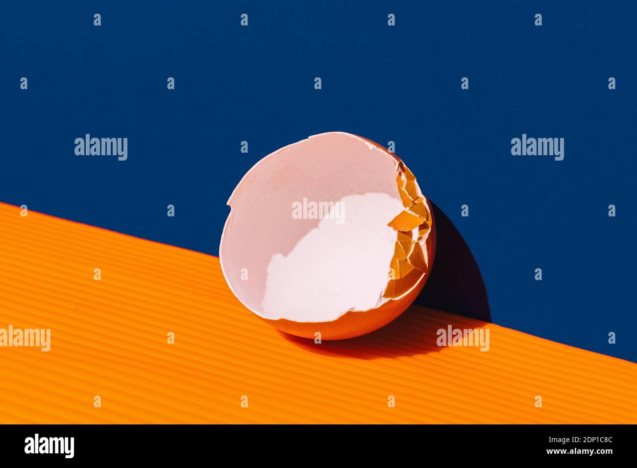 Eggshell blue hi-res stock photography and images - Alamy