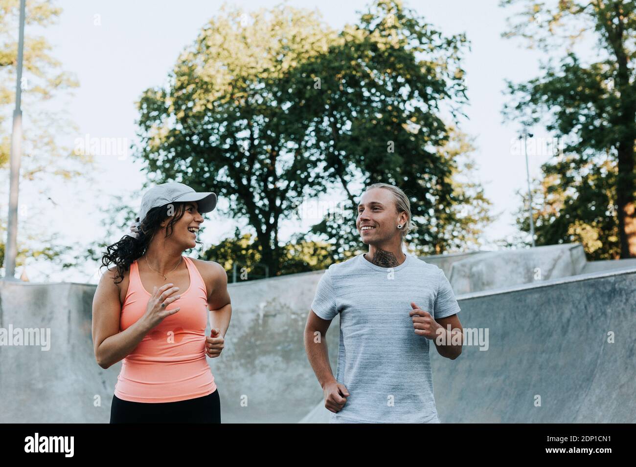 Couple jogging hi-res stock photography and images - Alamy
