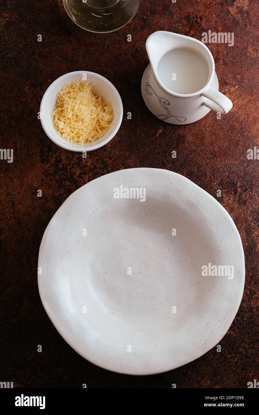 Plates tasty pasta red hi-res stock photography and images - Alamy