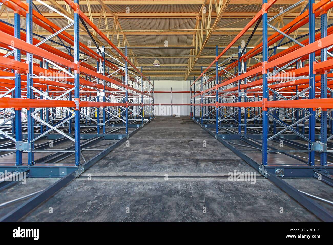 Empty warehouse shelves hi-res stock photography and images - Alamy