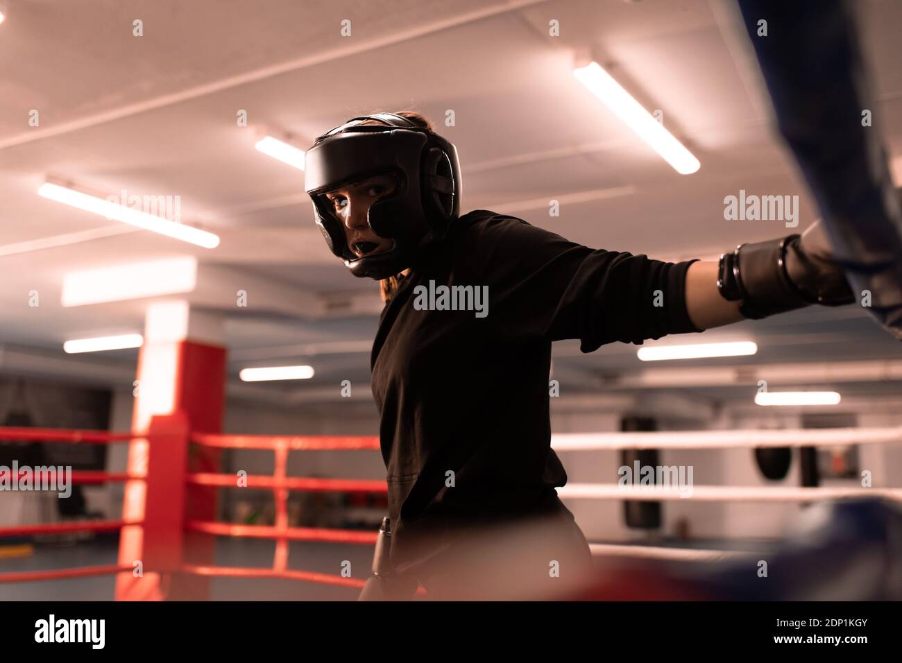 Female boxing match ring hi-res stock photography and images - Alamy