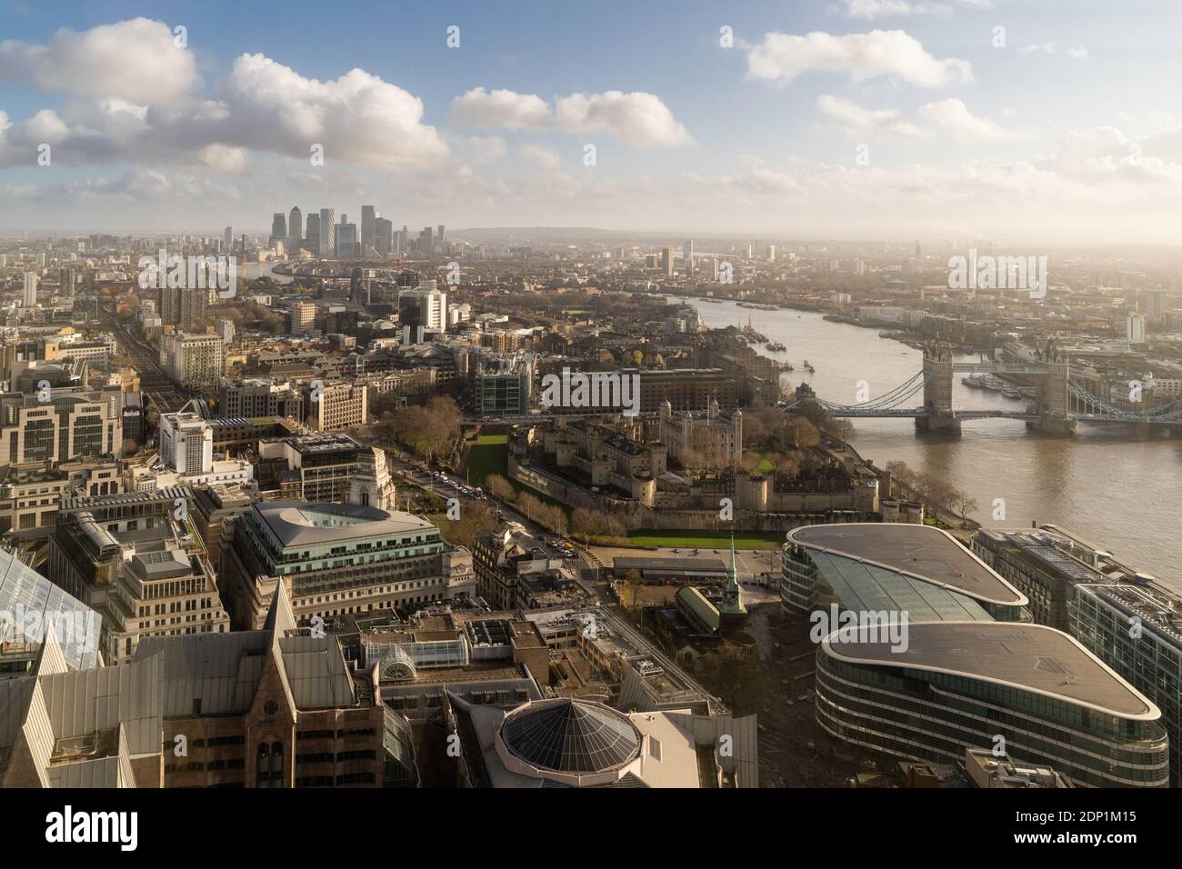Tower Place West and the Tower of London Stock Photo - Alamy