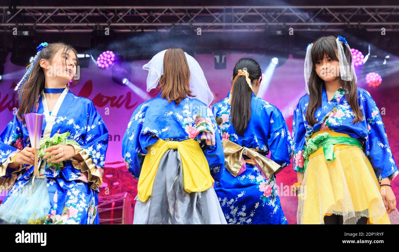 Japanese dance club hi-res stock photography and images - Alamy