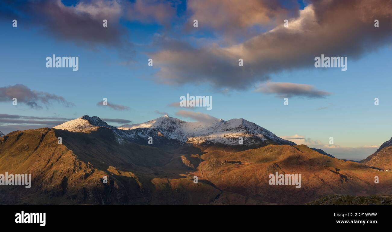 Snowdon range hi-res stock photography and images - Alamy