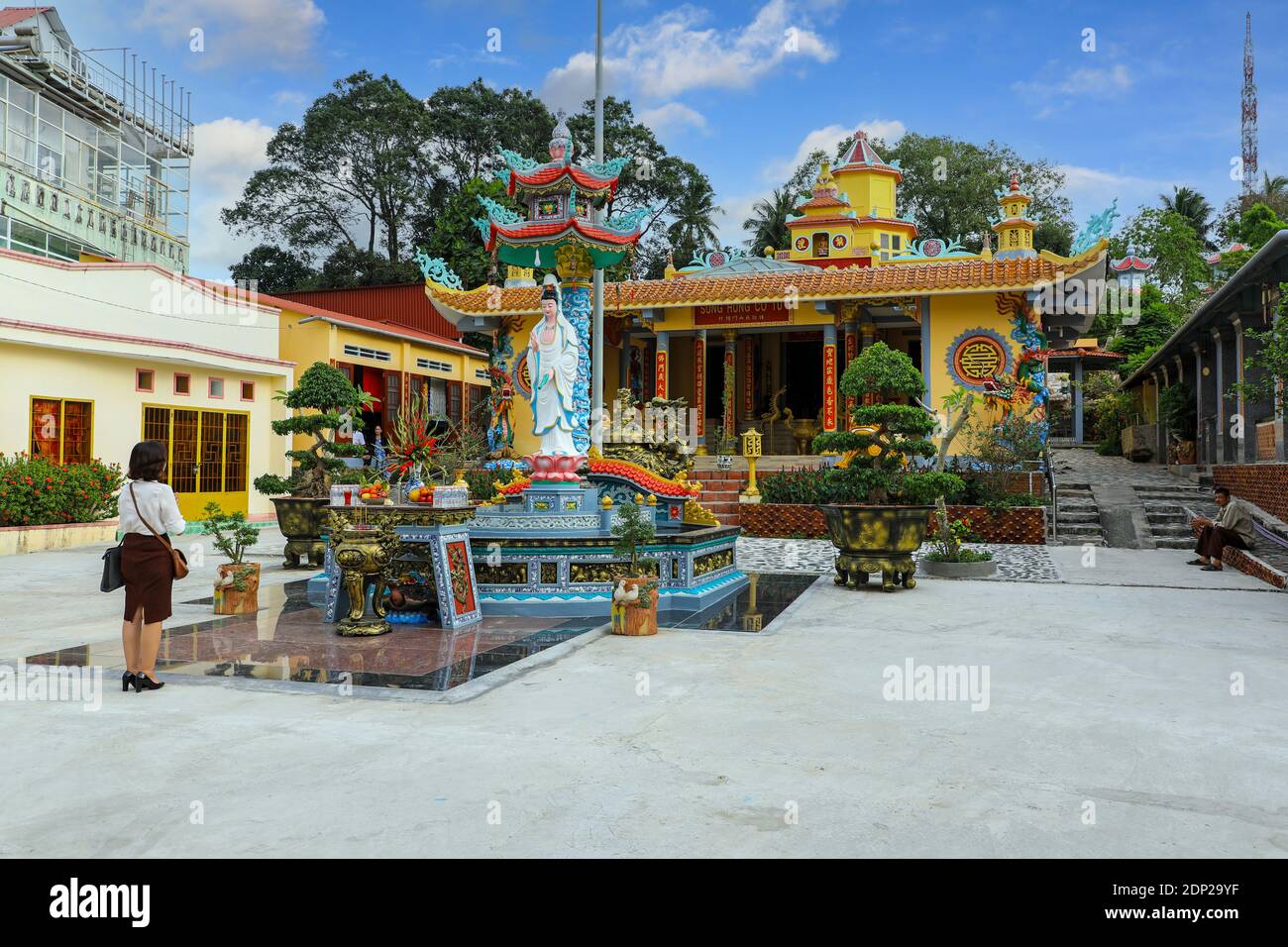 Female vietnamese hi-res stock photography and images - Alamy