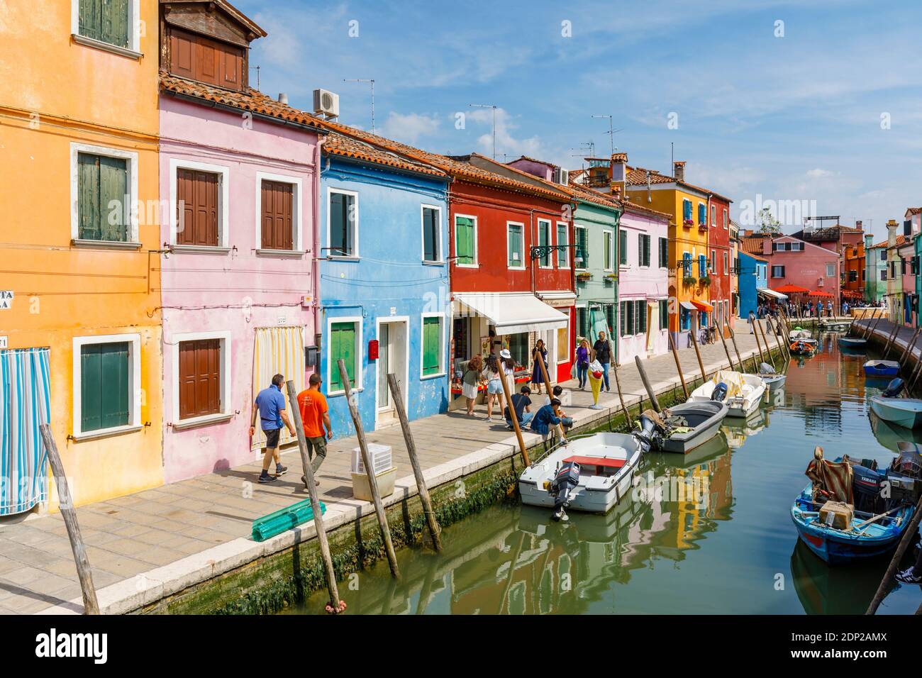Colourful venetian buildings hi-res stock photography and images - Alamy
