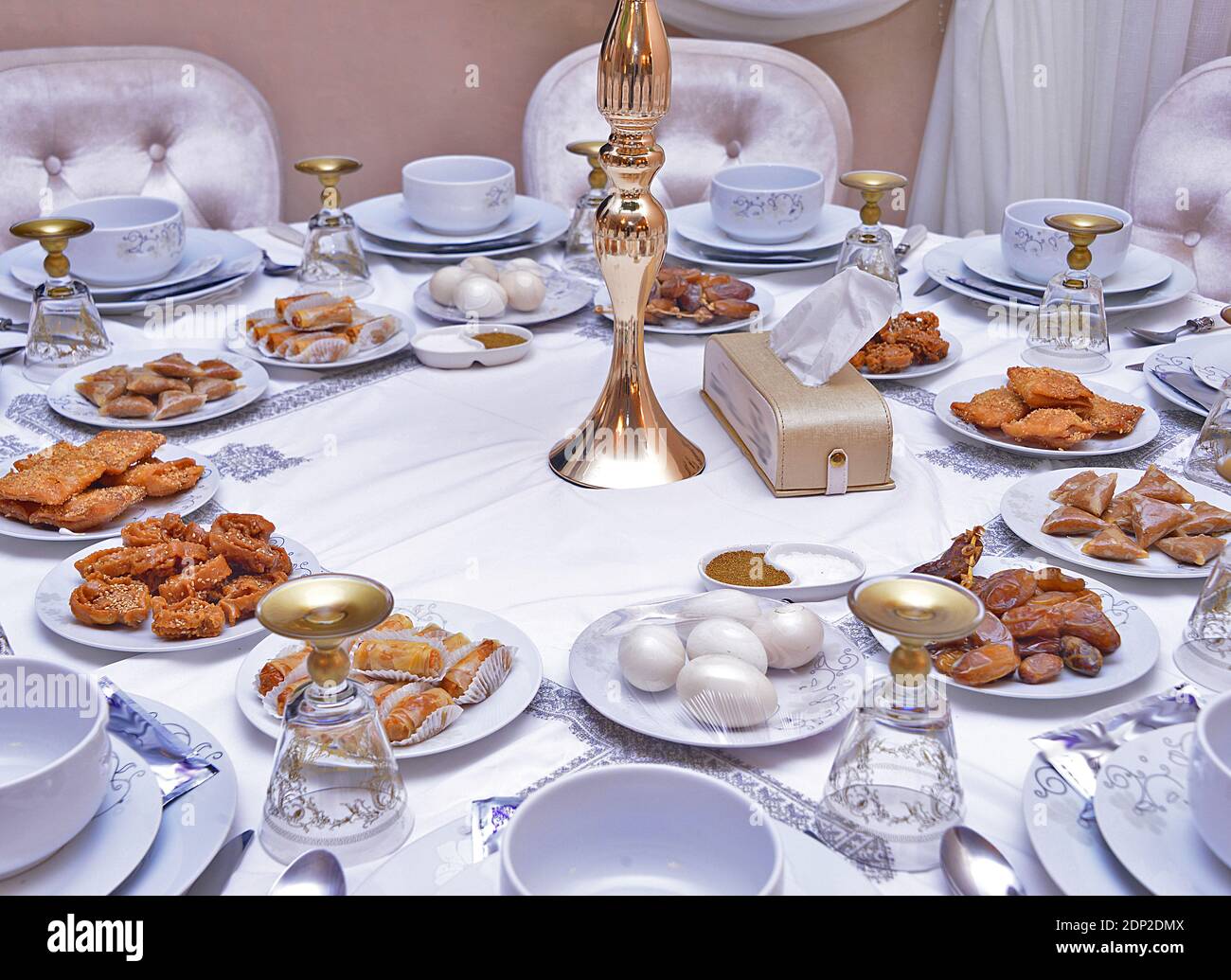 Traditional arab dishes hi-res stock photography and images - Alamy