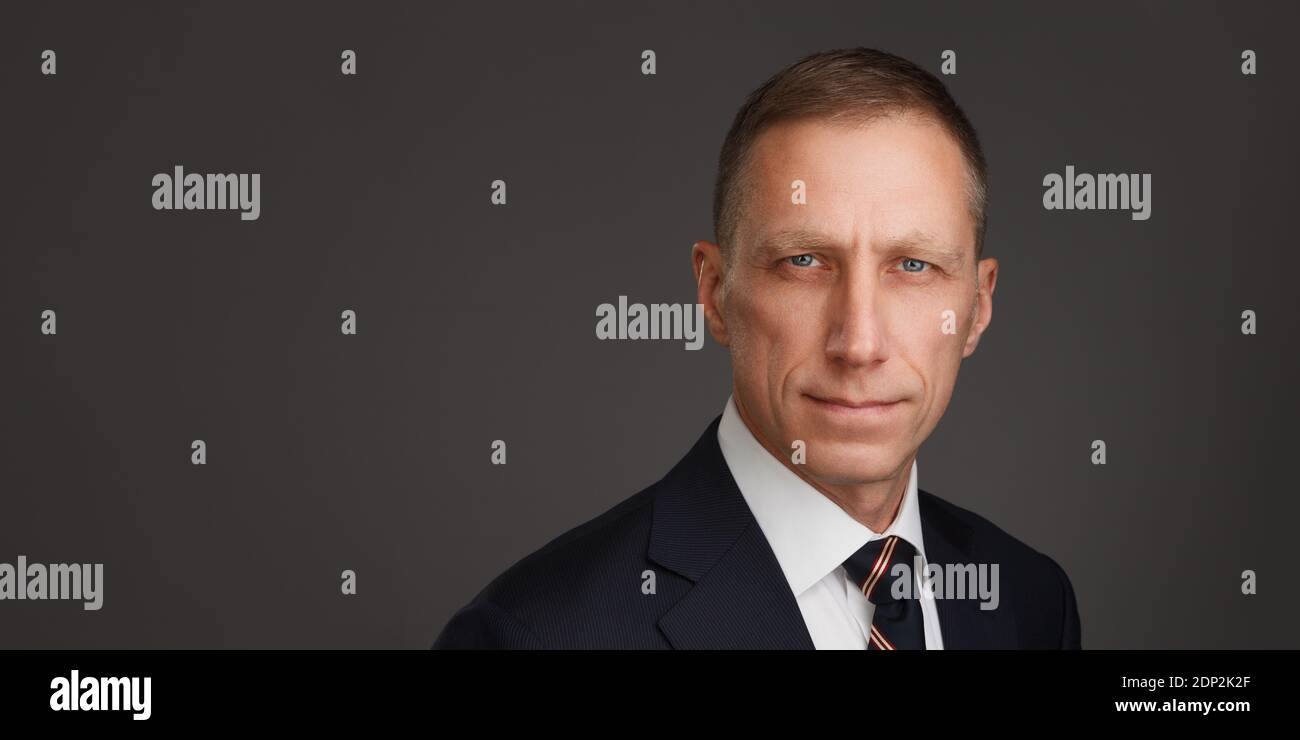 Smart middle aged man suit tie hi-res stock photography and images - Alamy