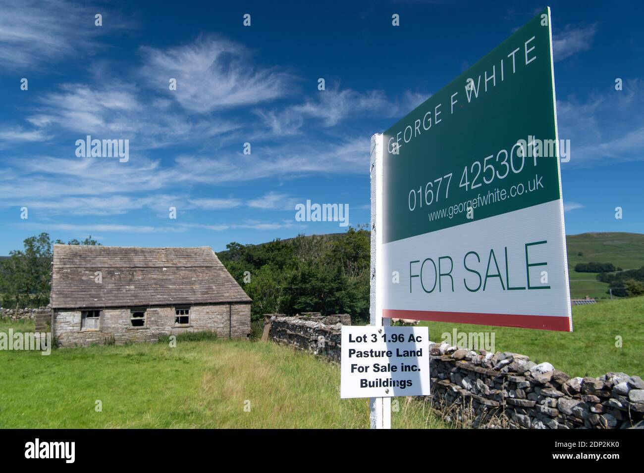 Barn conversion uk hi-res stock photography and images - Alamy