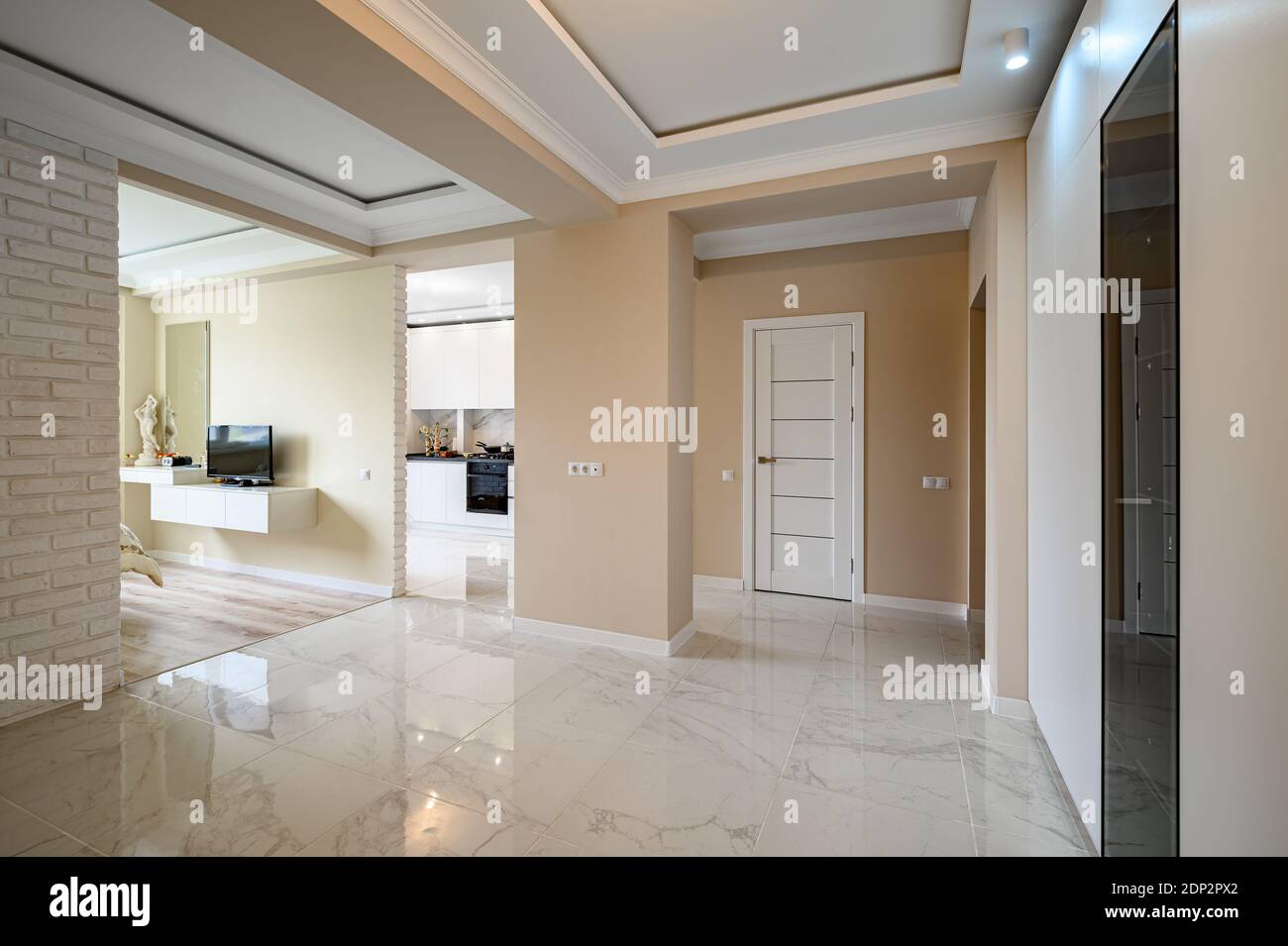 Front hall and hallway hi-res stock photography and images - Alamy