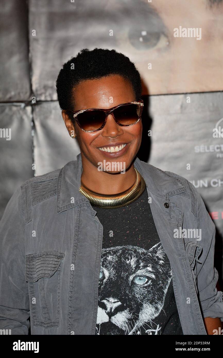 China Moses assiste a la premiere du film Amy au cinema Max Linder ...