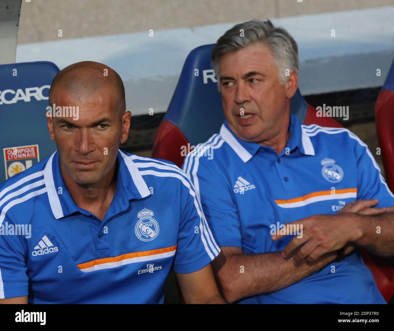 Real madrid assistant coach zinedine zidane hi-res stock photography ...