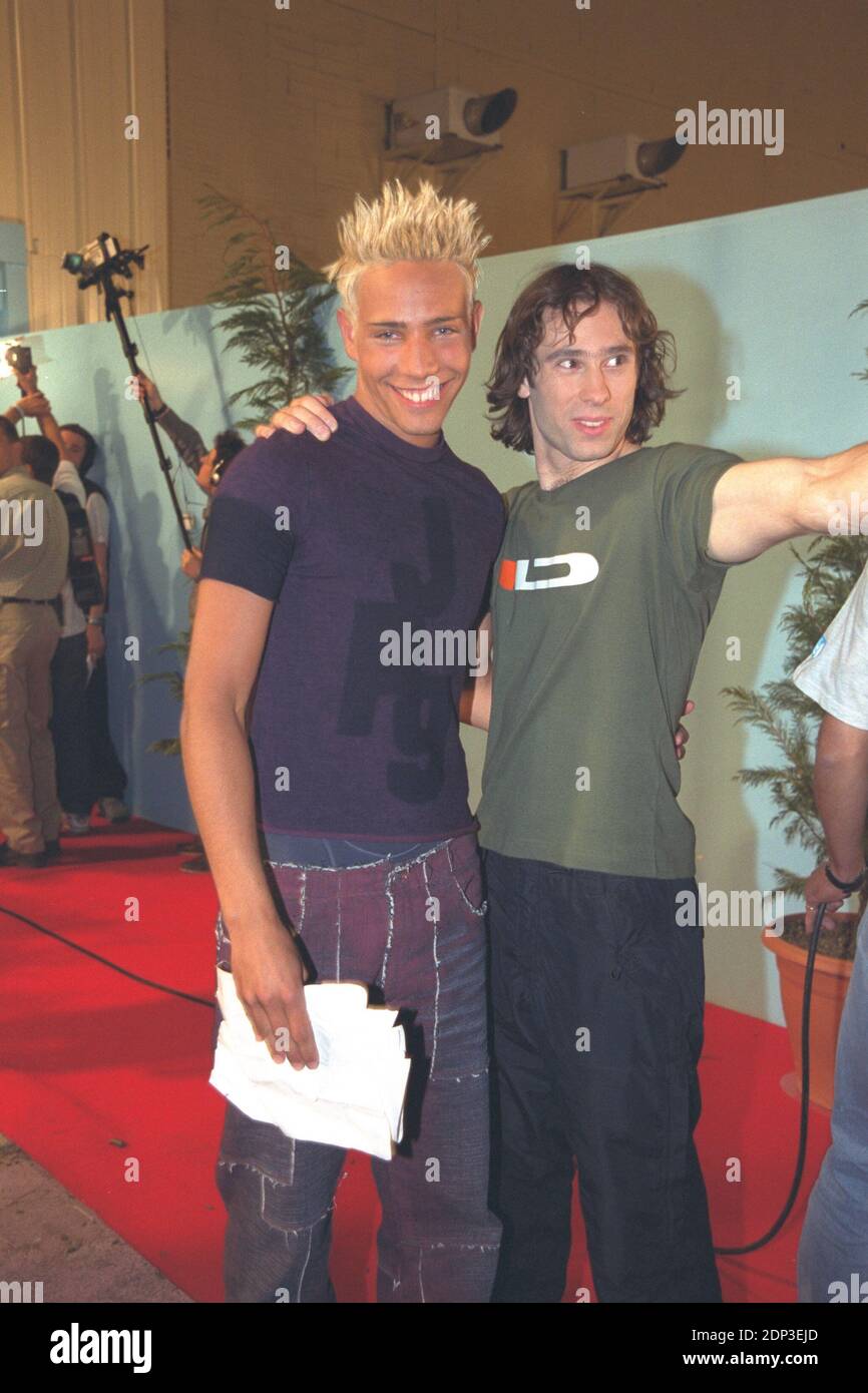 Steevy and David during the French reality show Loft Story in Saint ...