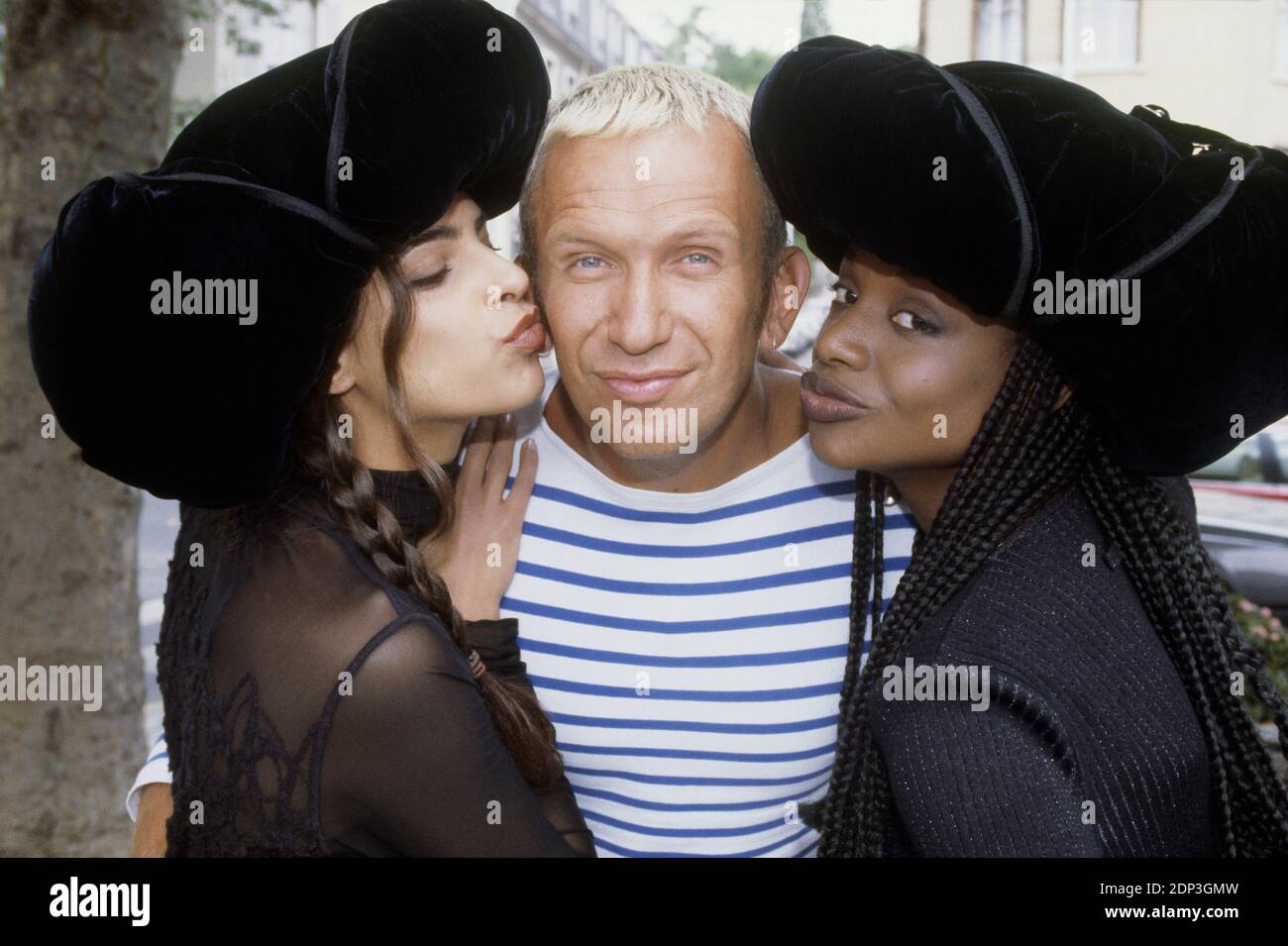1993 fashion show hi-res stock photography and images - Alamy
