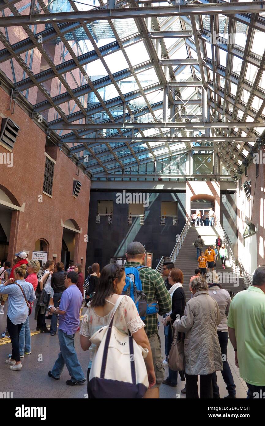 Oral history hi-res stock photography and images - Alamy