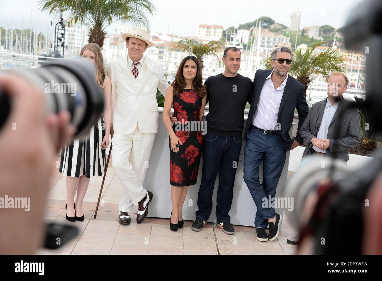 Bebe Cave, John C. Reilly, Salma Hayek, Matteo Garrone, Vincent Cassel ...