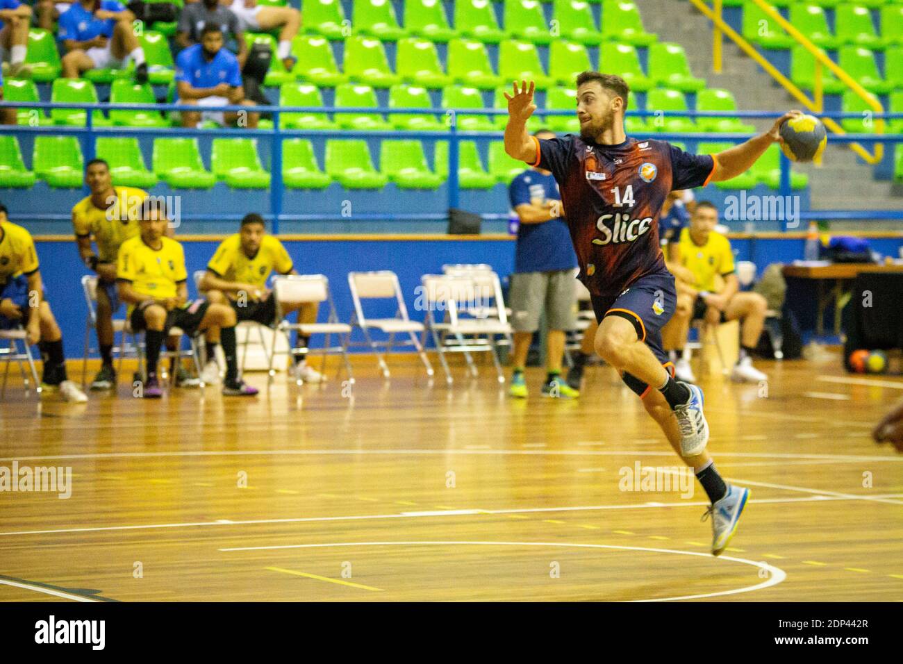 ARUJÁ, SP - 18.12.2020: 4 DIA DA LIGA NACIONAL DE HANDEBOL 2020 - The ...