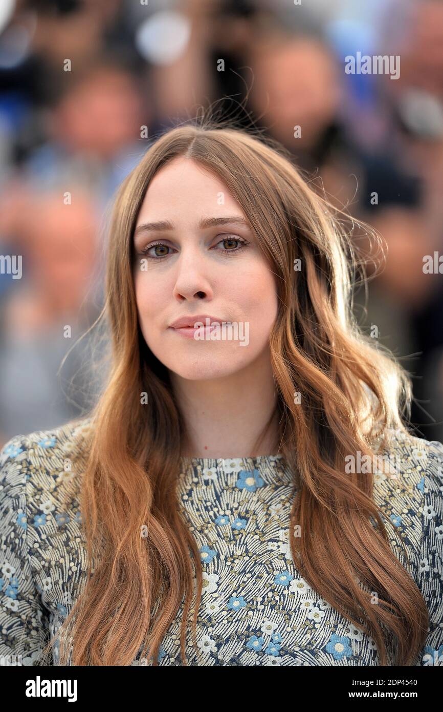 Sarah Sutherland posing at the photocall for the film Chronic as part ...