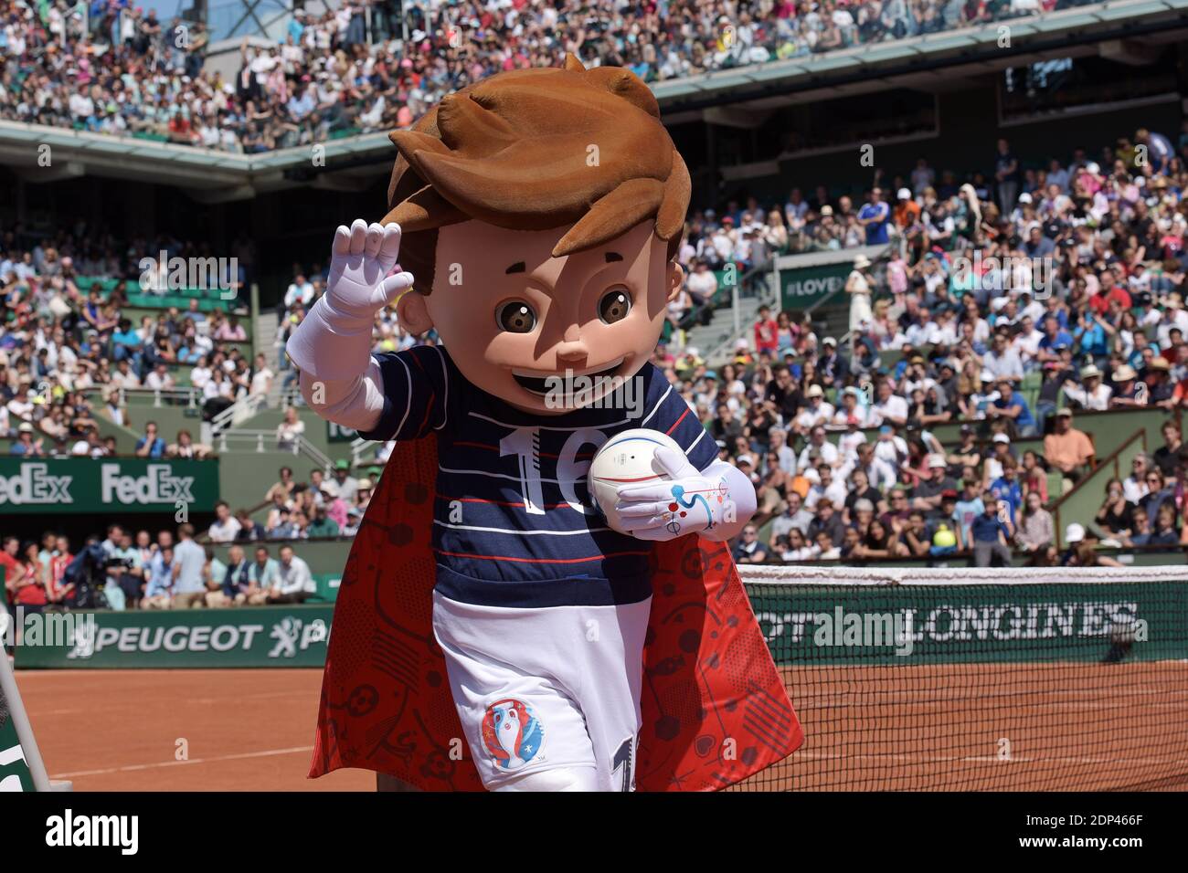 Tennis mascot hi-res stock photography and images - Alamy