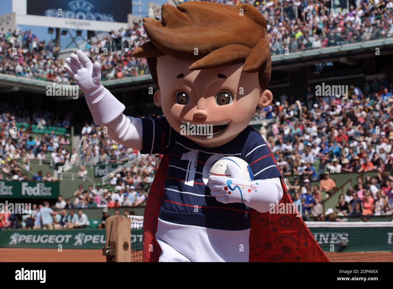 Tennis mascot hi-res stock photography and images - Alamy