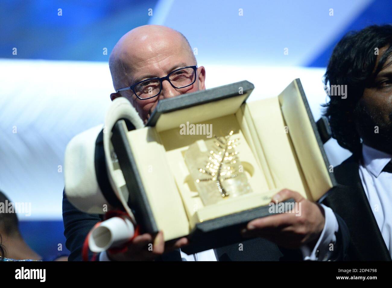 Director Jacques Audiart poses with The Palm d'Or for his film 'Dheepan ...
