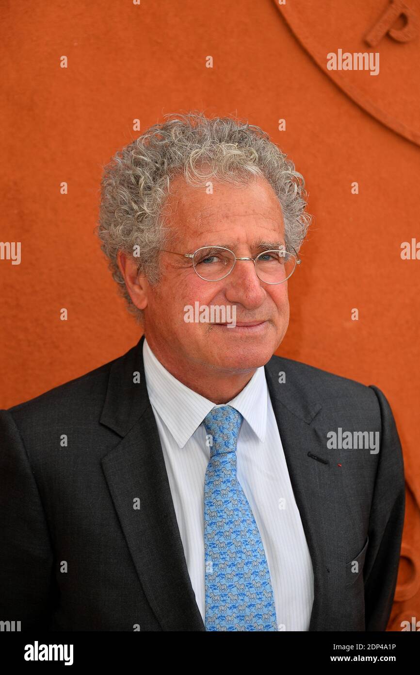 Laurent Dassault pose au Village du tournoi de tennis de Roland Garros ...