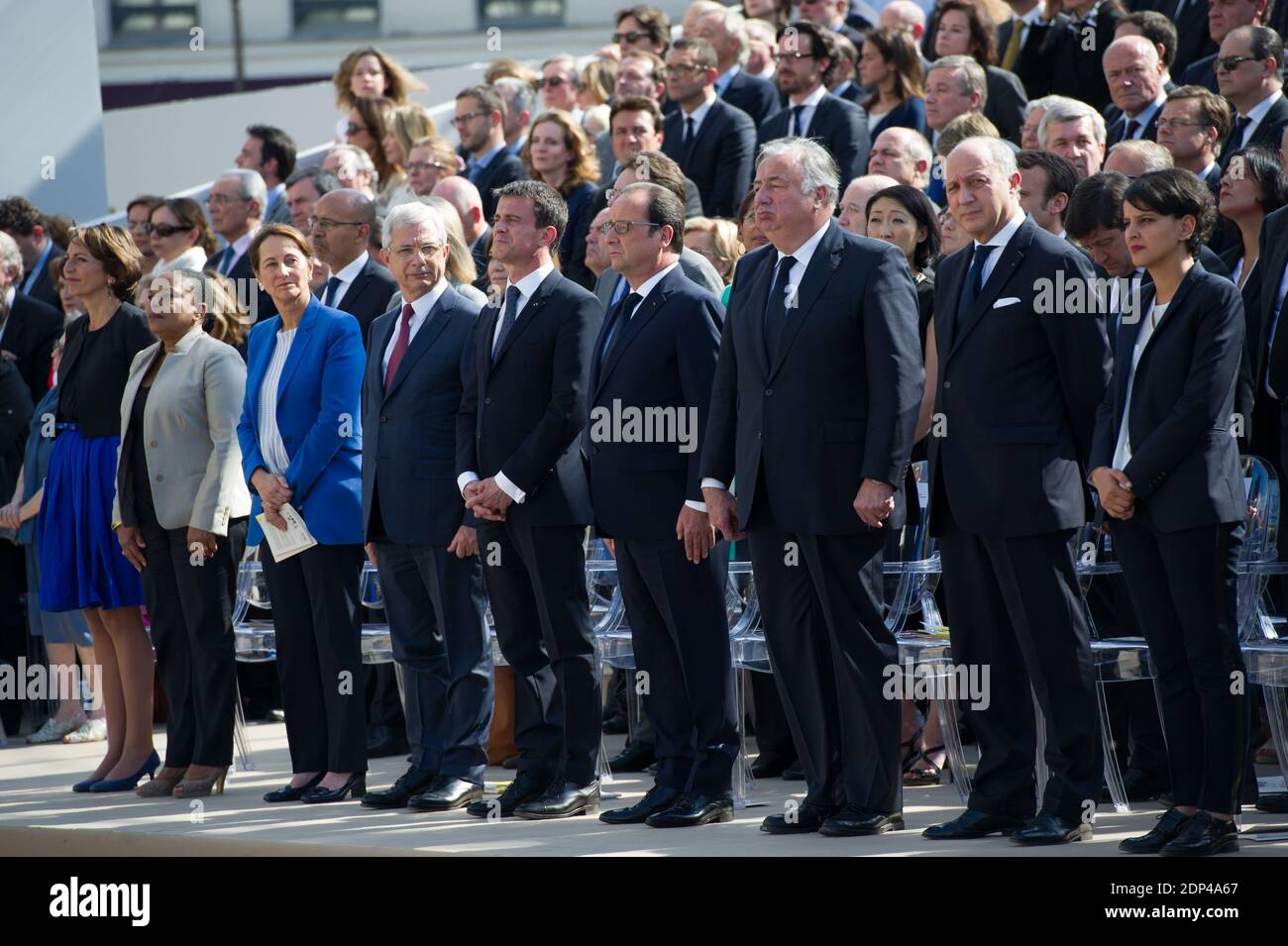 (L-R) Minister of Social Affairs, Health and Women's Rights Marisol ...