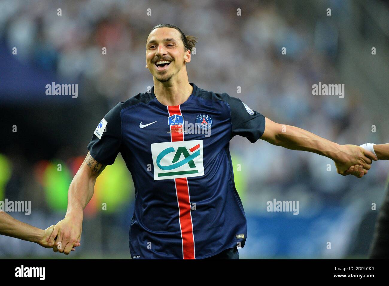 Paris Saint Germain's Zlatan Ibrahimovic celebrating the victory of the ...