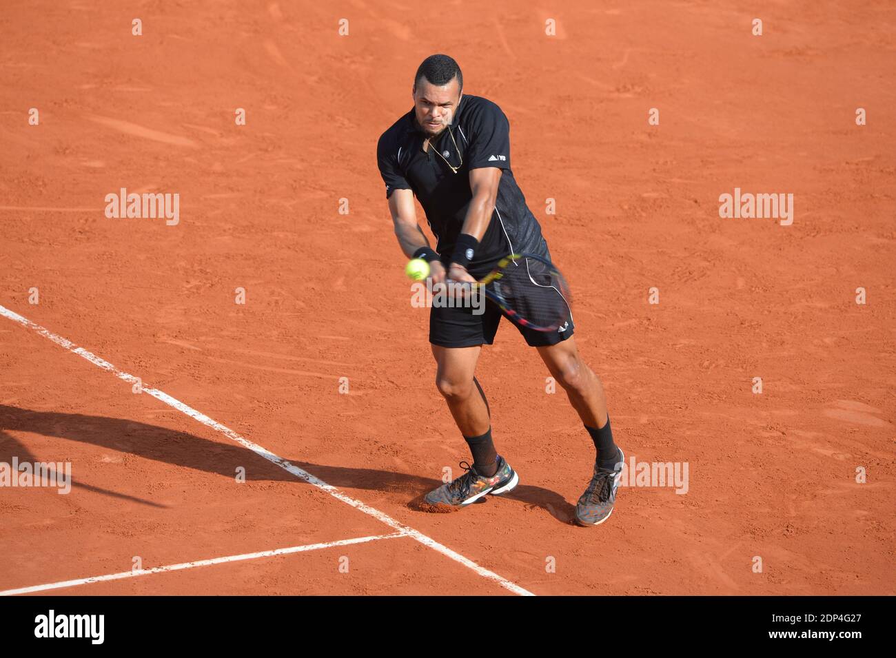 Paris french open stadium crowd hi-res stock photography and images - Alamy