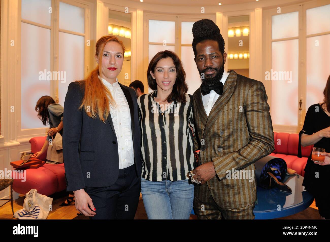 Aure Atika, Mary Alice Malone et Roy Luwolt assistent a l'ouverture du ...