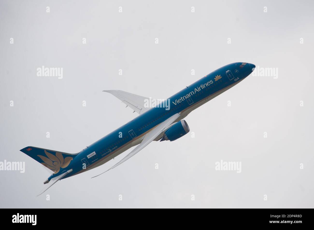 Boeing 787 9 air france hi-res stock photography and images - Alamy