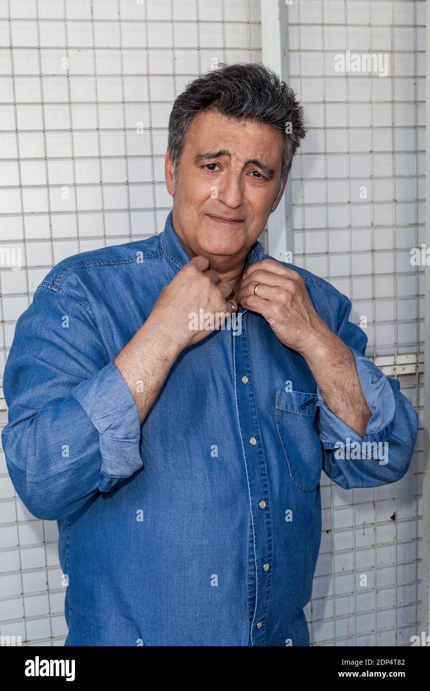 Portrait du chanteur Phil Barney lors de l'enregistrement de l'emission ...