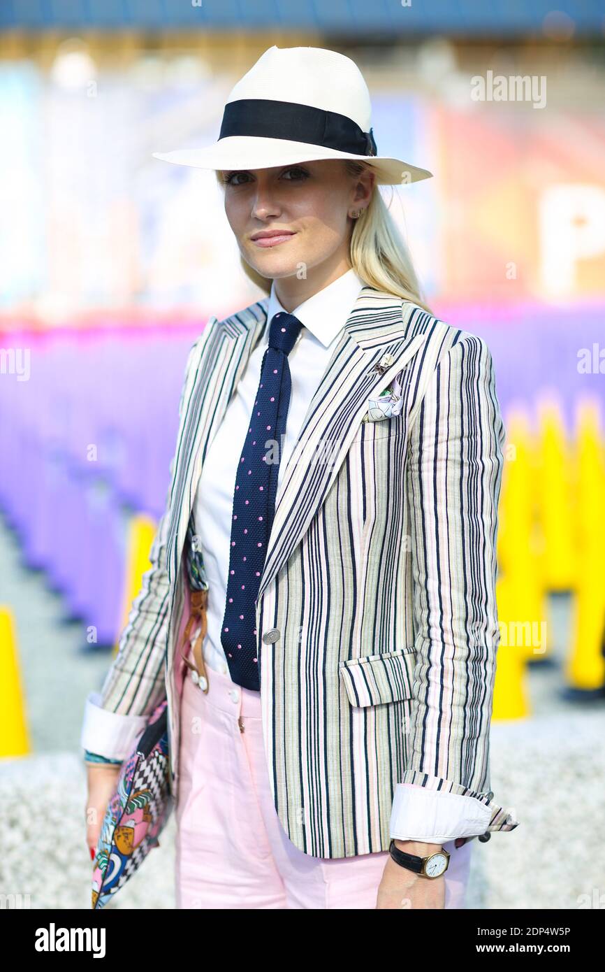 Street style, Sarah Ann Murray arriving at Pitti Uomo 88 in Florence ...