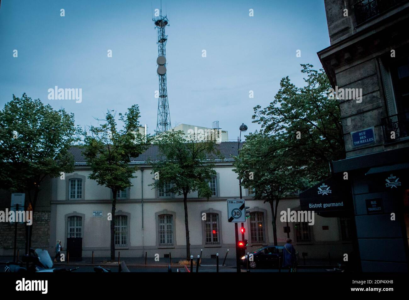 Outside view of the headquarters of France's external intelligence ...