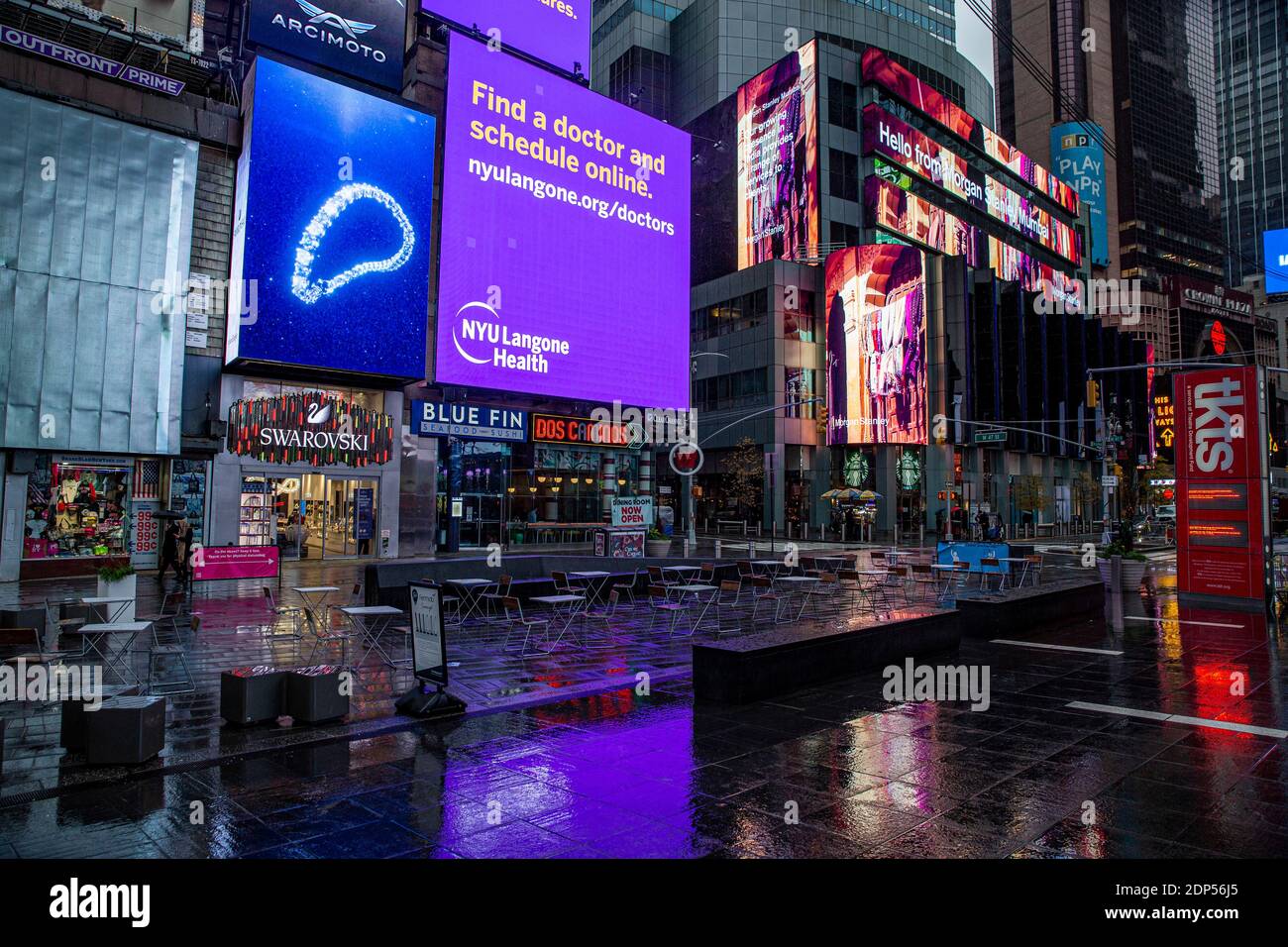Times Square is quiet due to health risks of COVID-19 outbreak on Dec ...