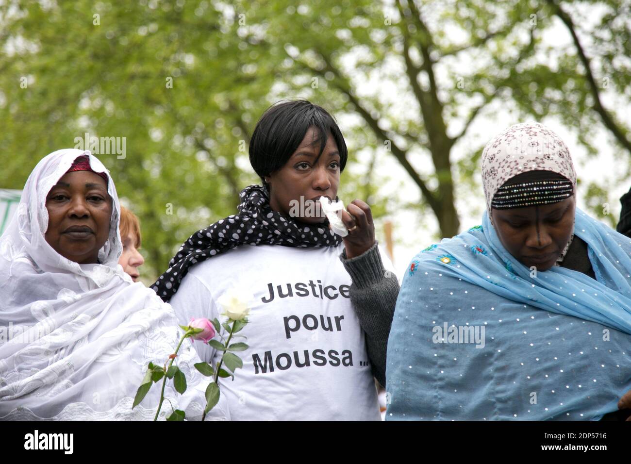 MERE, SOEUR ET TANTE DE MOUSSA - TRAPPES - MARCHE BLANCHE EN HOMMAGE A ...