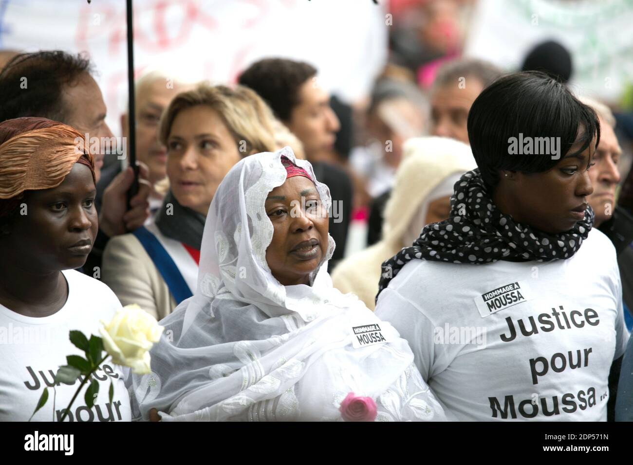 MERE ET SOEUR DE MOUSSA - TRAPPES - MARCHE BLANCHE EN HOMMAGE A MOUSSA ...