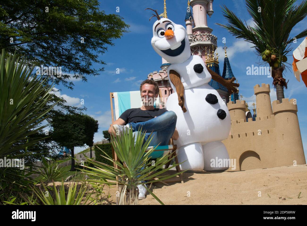SINCLAIR - EVENEMENT 'FETE GIVREE' A DISNEYLAND PARIS # LA REINE DES ...