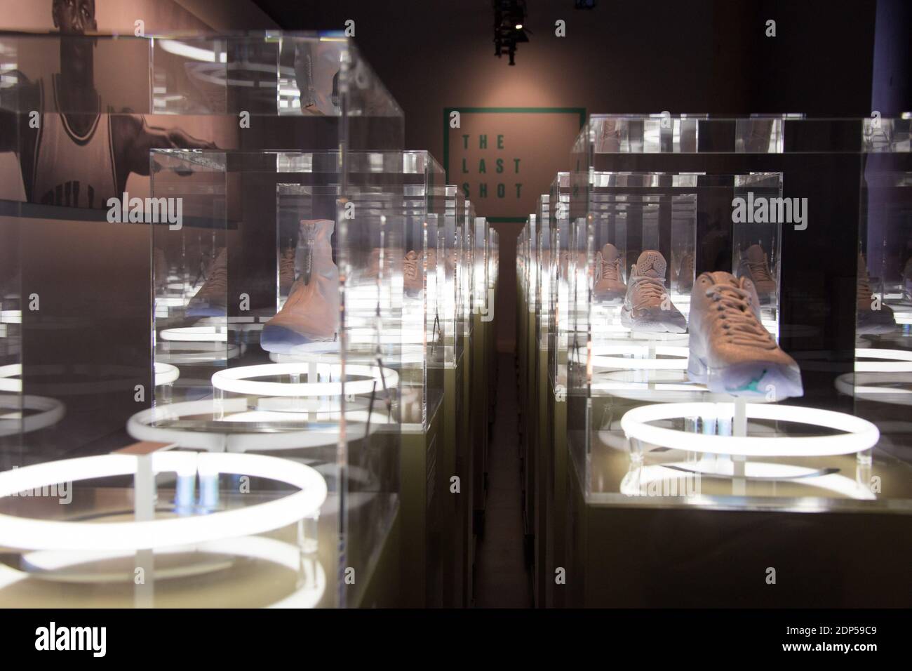 - MICHAEL JORDAN A PARIS POUR LES 30ANS DE LA AIR JORDAN - CONFERENCE ...