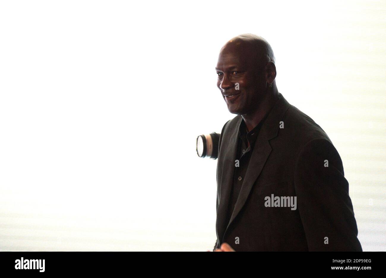MICHAEL JORDAN - MICHAEL JORDAN A PARIS POUR LES 30ANS DE LA AIR JORDAN ...
