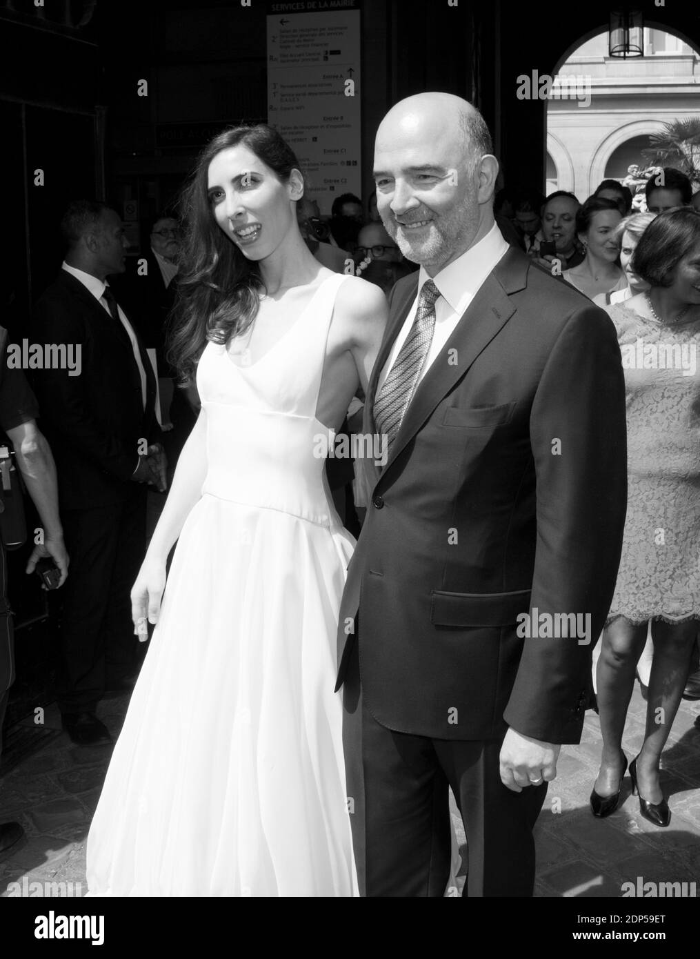 MARIAGE PIERRE MOSCOVICI AVEC ANNE-MICHELLE BASTERI A L'HOTEL DE VILLE ...