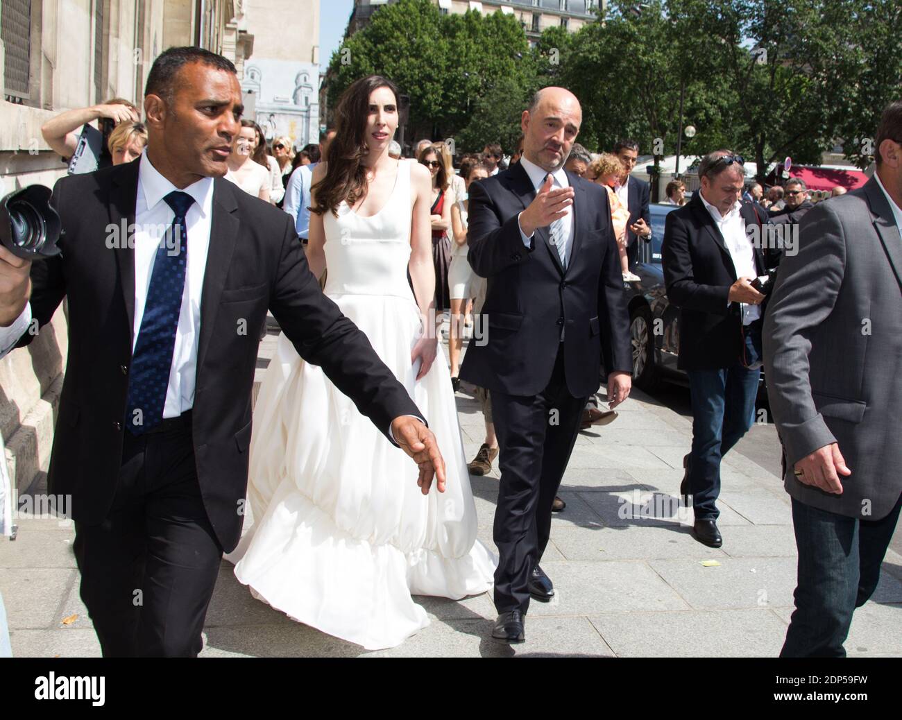 MARIAGE PIERRE MOSCOVICI AVEC ANNE-MICHELLE BASTERI A L'HOTEL DE VILLE ...