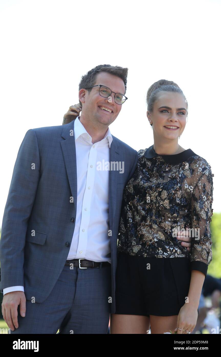 Cara Delevingne Et John Green Arrive Au Photocall Du Film La Face