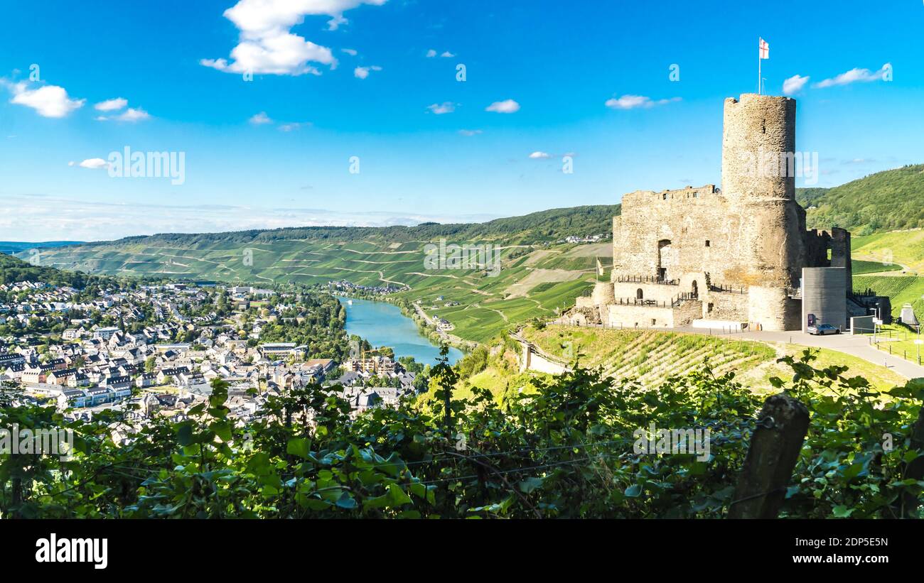 Landshut castle near bernkastel kues hi-res stock photography and ...